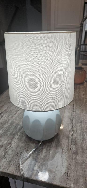 Livabliss Bellune 15-in White On/Off switch Table Lamp with Linen Shade ...