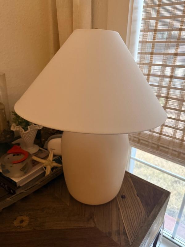 Livabliss Otahu 20-in White On/Off switch Table Lamp with Linen Shade ...
