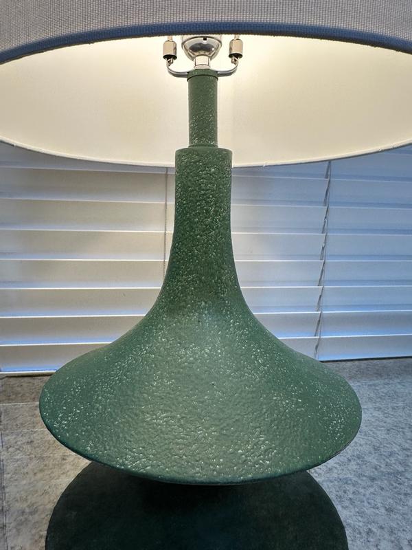 Livabliss Bryant 23-in White/Green 3-way Table Lamp with Linen Shade in ...