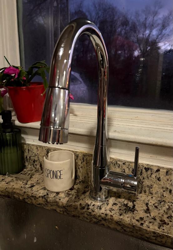 Symmons Sereno Matte Black Single Handle Filtered Kitchen Faucet with ...