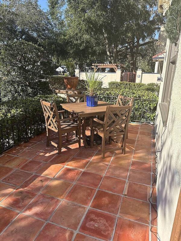 POLYWOOD Chippendale 5-Piece Sand Patio Dining Set Plastic Square Table ...