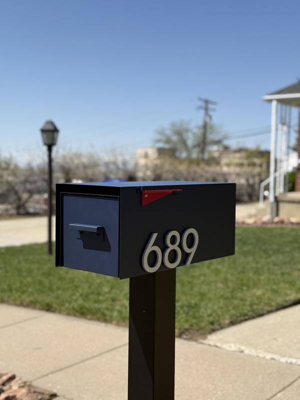 Post & Porch White Steel 4 X 4 Mount Mailbox Post MALONEWOOD-WHITE at ...