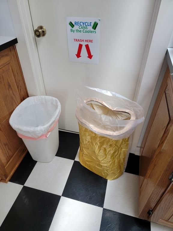 Pop-Up Reusable Trash Bin, Party Clean Up, Assorted Colours, 13 gal ...