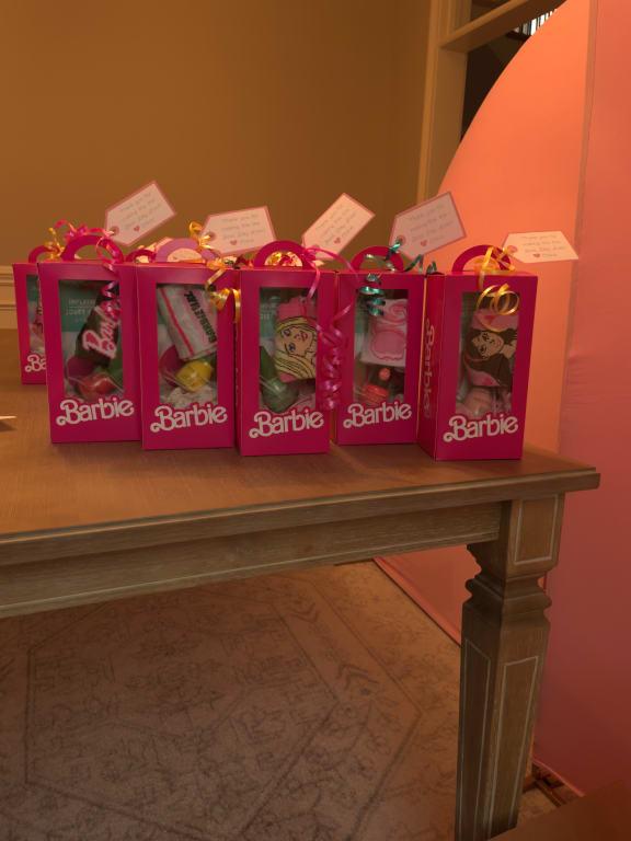 Malibu Barbie Birthday Party Favour Boxes, Pink, 4-pk | Party City