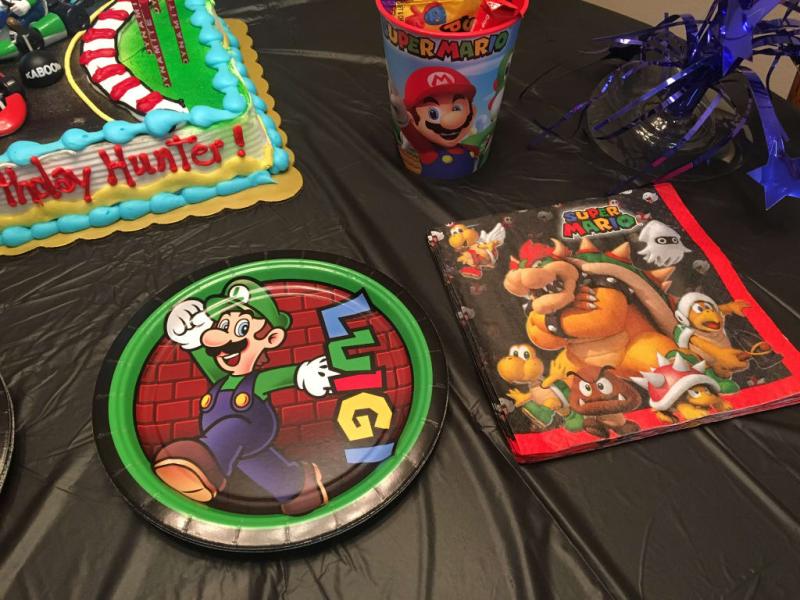 Nintendo Super Mario Bros Square Paper Disposable Lunch Napkins, Red ...