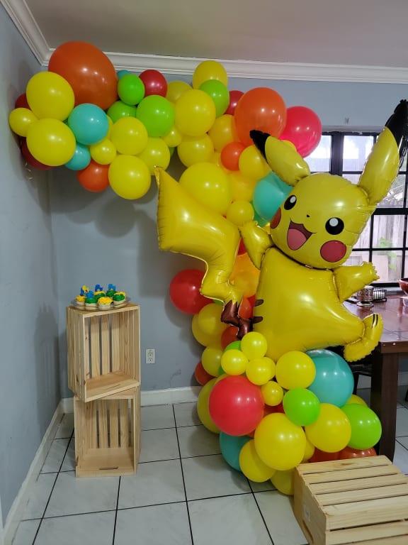 Nintendo Pokémon Pikachu Satin Giant Gliding Air-Walker Foil Balloon ...
