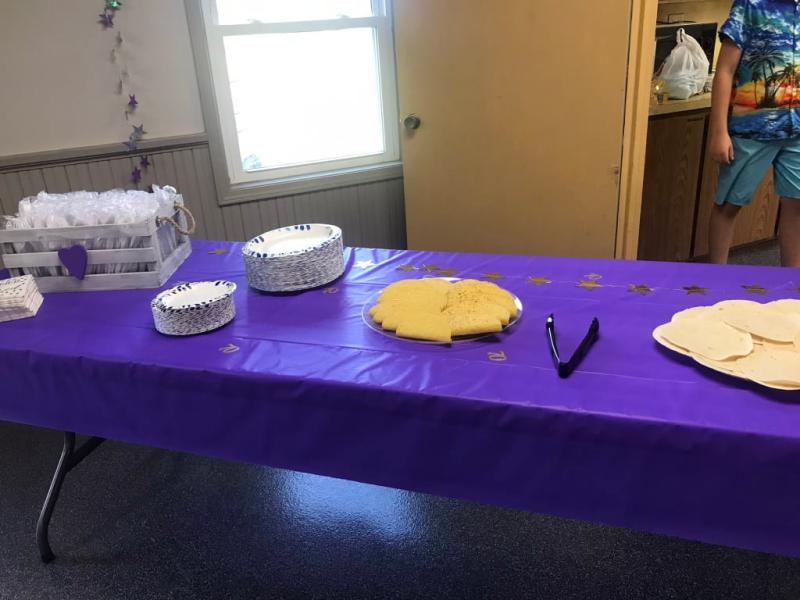 Table Roll with Cutter, 40-in-x-126-ft, Caribbean Blue | Party City