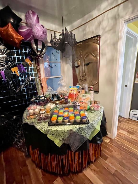 Hanging Paper Candelabra, Black, 16-in, Indoor Decoration for Halloween ...