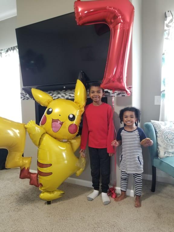 Nintendo Pokémon Pikachu Satin Giant Gliding Air-Walker Foil Balloon ...