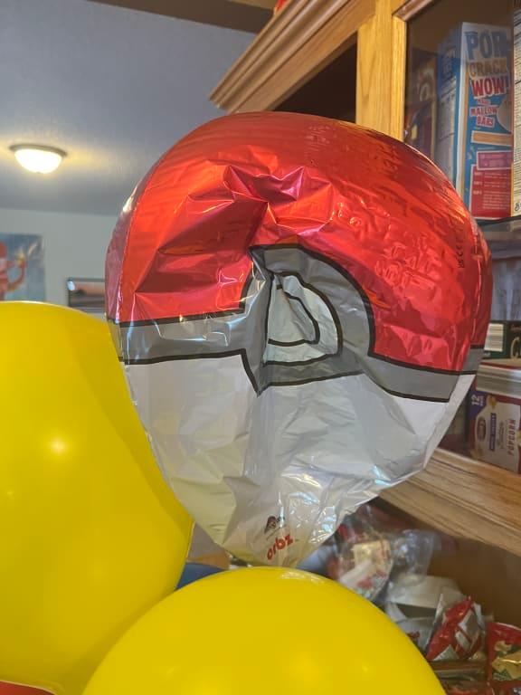 Nintendo Pokémon Orbz Satin Foil Balloon, Red/White, 16-in, Helium ...