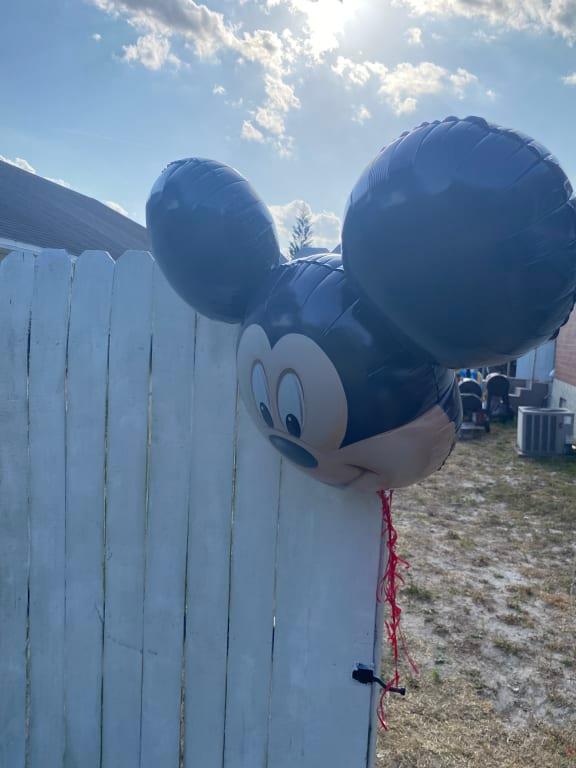 Disney Mickey Mouse Satin Giant Gliding Air-Walker Foil Balloon, Red ...