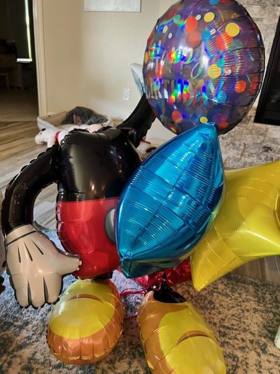 Disney Mickey Mouse Satin Giant Gliding Air-Walker Foil Balloon, Red ...