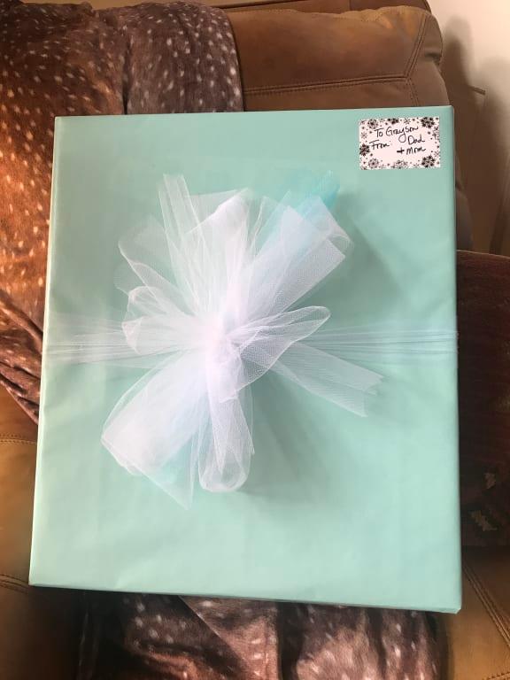 Jumbo White Gift Wrap, 40-ft | Party City