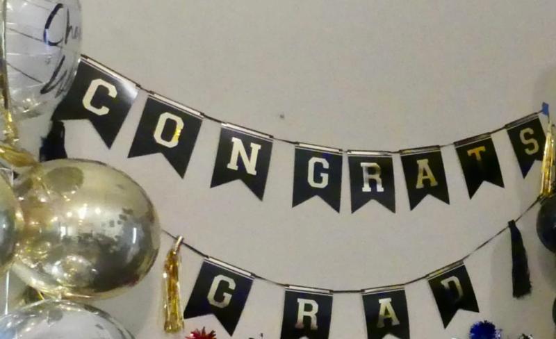 Banderoles à fanions métalliques Congrats Grad | Party City