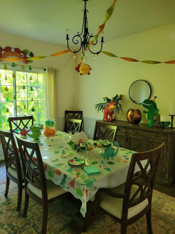 Dino-Mite Dinosaur Pinata Hanging Decoration, Green, 7-in, for Birthday ...