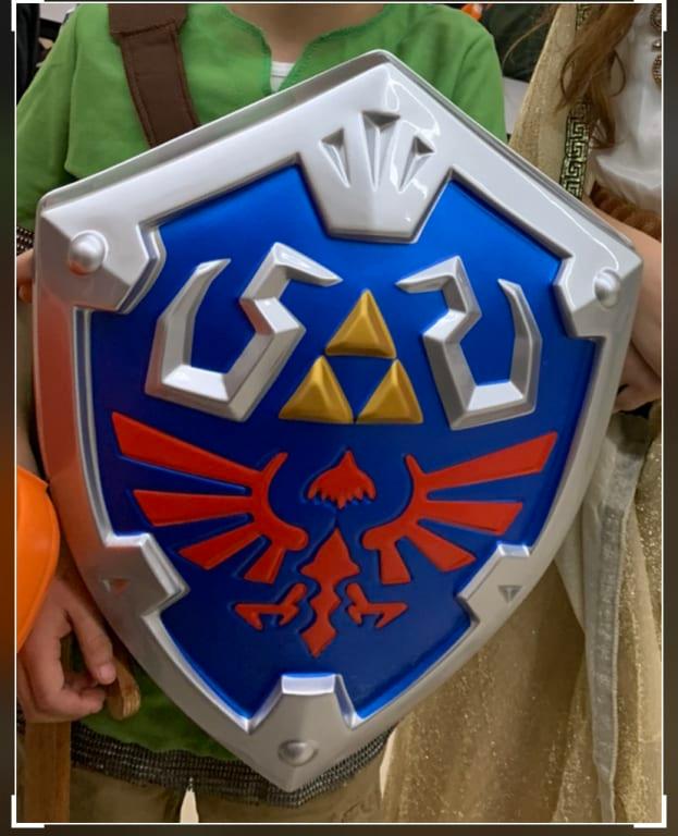 Nintendo The Legend of Zelda Link Shield Weapon, Blue/Silver, 15-in ...