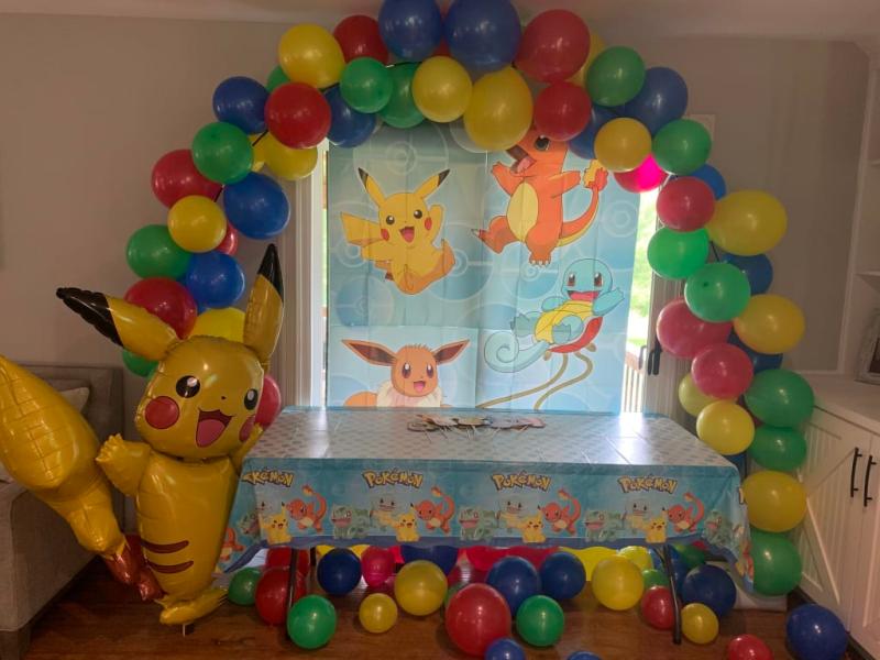 Nintendo Pokémon Pikachu Satin Giant Gliding Air-Walker Foil Balloon ...