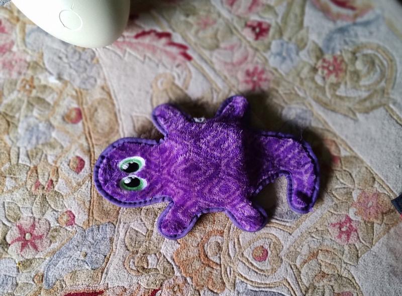 Outward Hound Durablez Gecko Dog Toy, Large | Petco