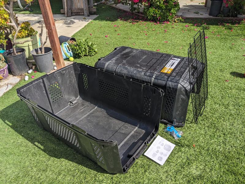 EveryYay Hard Shell PVC Dog Crate Medium 3.01-ft L x 2.1-ft W x 1.9-ft ...