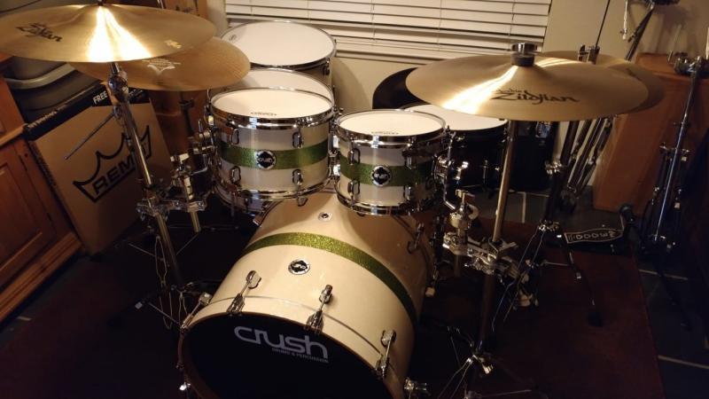 Pledge 9.7 oz. Rainshower Scented Multi-Surface Everyday Cleaner ...