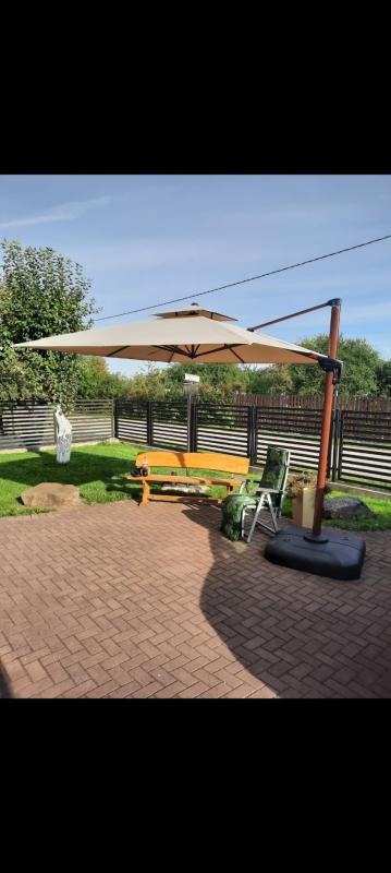 PURPLE LEAF 9-ft Aluminum Beige Crank Cantilever Patio Umbrella with ...