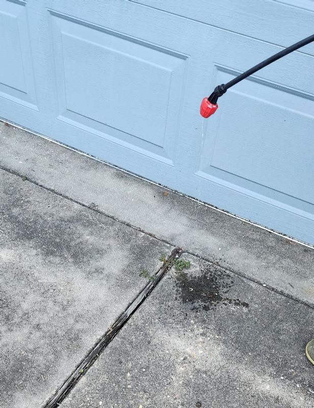 Shop Roundup Weed Control & Curb Appeal Kit: Spray, Kill, and Mulch for ...