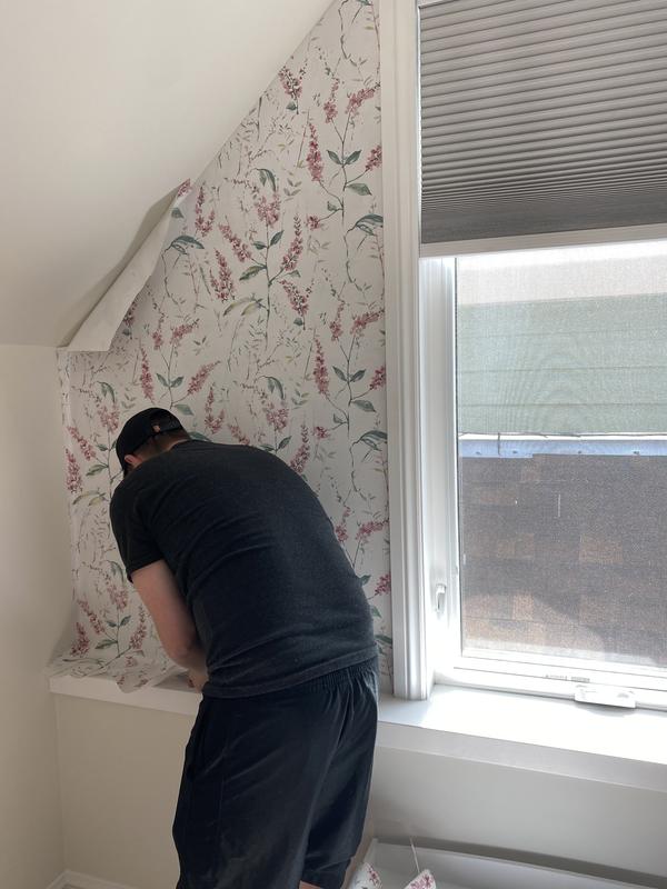 RoomMates 28.18-sq ft Orange Vinyl Floral Self-adhesive Peel and Stick ...
