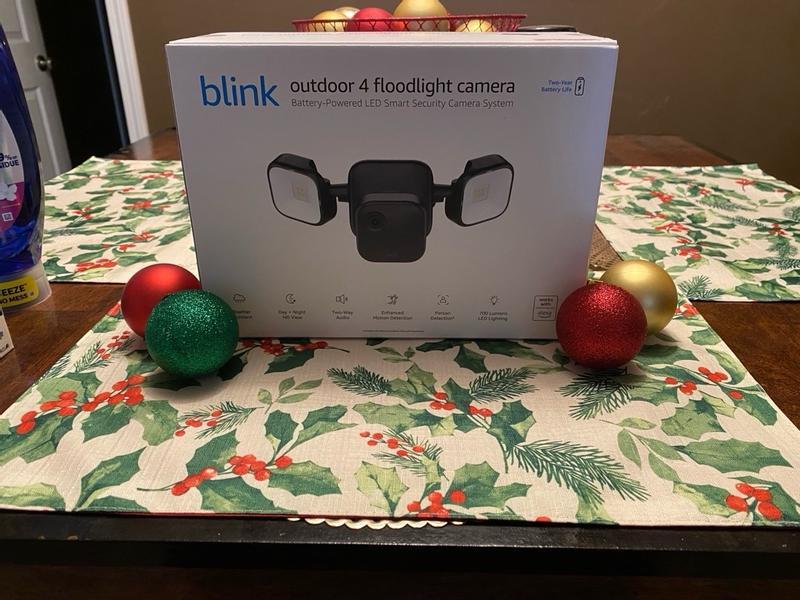 Blink All-New Outdoor 4 Floodlight Camera – Wire-free Smart Security ...