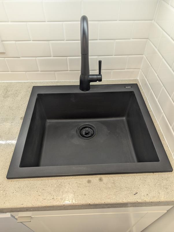 Ruvati EpiCast Farmhouse Apron Front 33-in x 20.5-in Matte Black ...