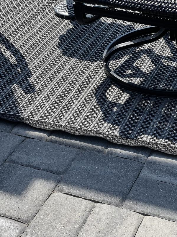 Unique Loom Checkered Outdoor 9 X 12 (ft) Gray/Black Indoor/Outdoor ...