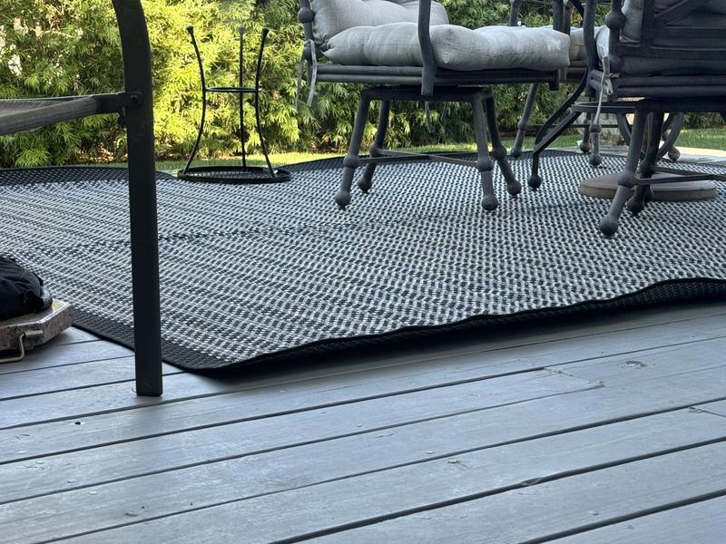Unique Loom Checkered Outdoor 9 X 12 (ft) Gray/Black Indoor/Outdoor ...