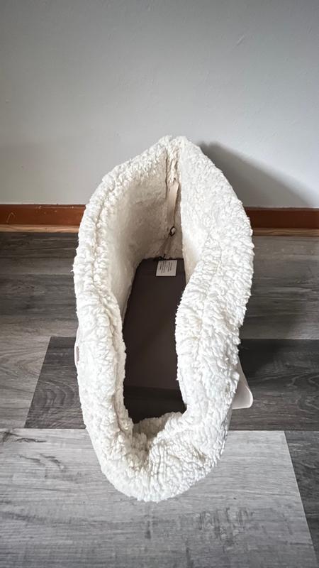 Sherpa Tan Luxe Tote Fashionable Pet Carrier, Medium | Petco