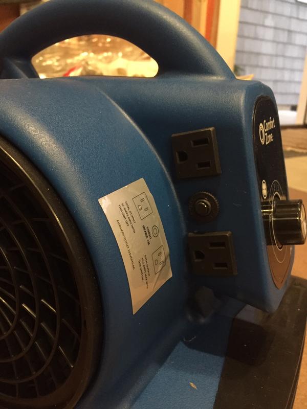 Comfort Zone 11-in 3-Speed Indoor Blue Floor Fan in the Portable Fans ...
