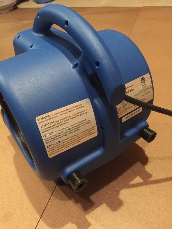 Comfort Zone 11-in 3-Speed Indoor Blue Floor Fan in the Portable Fans ...