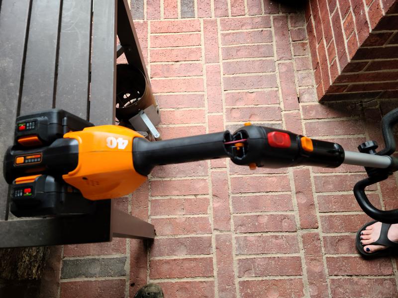 WORX Power Share 40-volt Max 13-in Straight Shaft Battery String ...