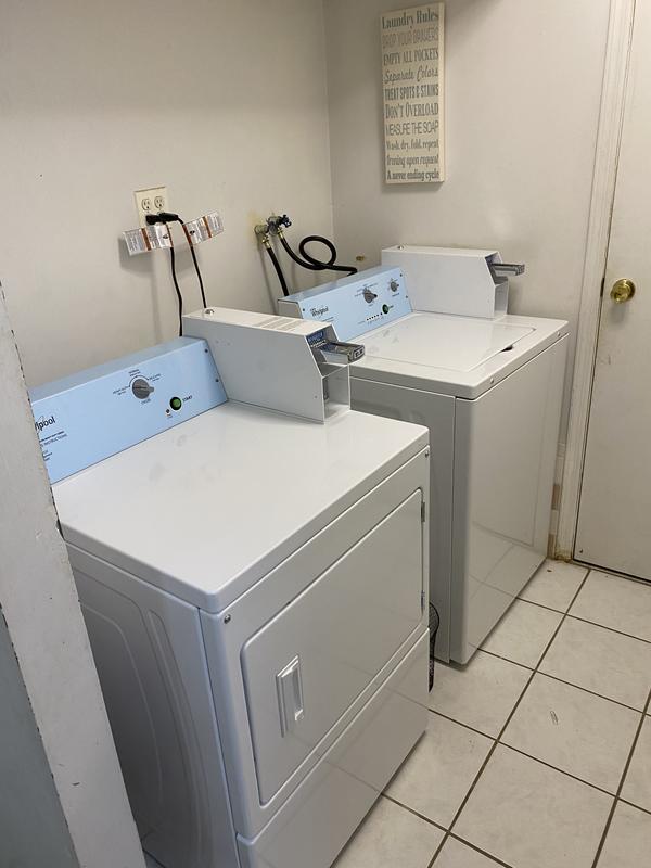 Whirlpool Commercial 7.4-cu ft Coin-Operated Gas Commercial Dryer ...