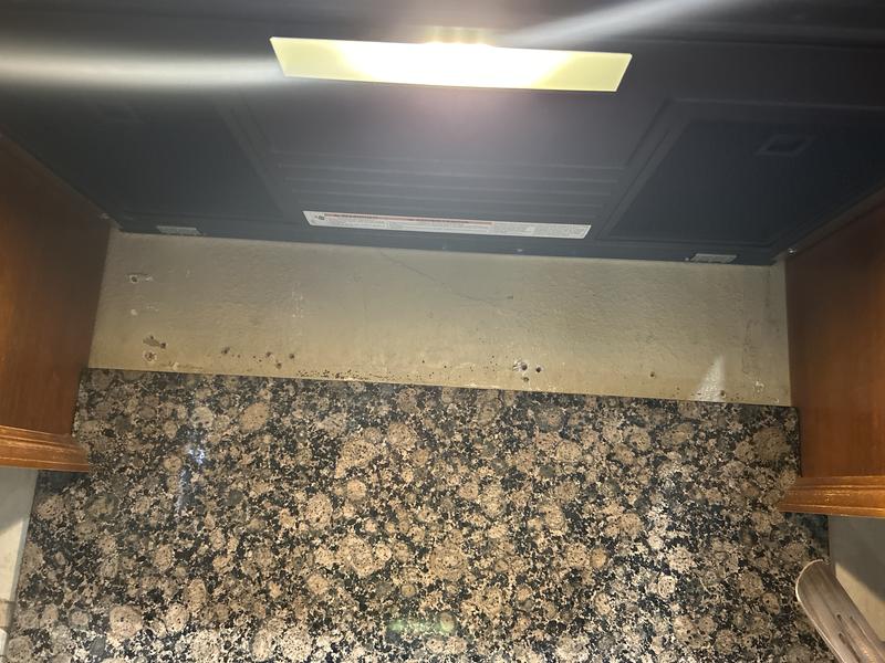 Whirlpool 1.1-cu ft 1000-Watt Low Profile 29.88-in Over-the-Range ...