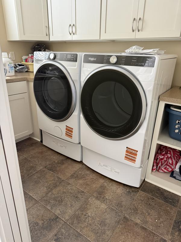 Whirlpool 7.4-cu ft Stackable Steam Cycle Portable Vented Smart Gas ...