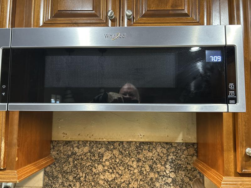 Whirlpool 1.1-cu ft 1000-Watt Low Profile 30-in Over-the-Range ...