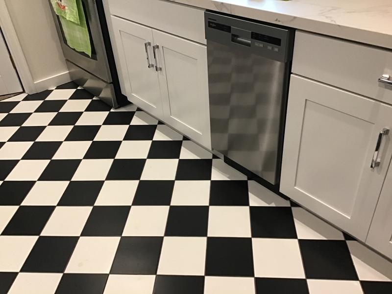 Whirlpool 18-in Front Control Built-In Dishwasher (Monochromatic ...