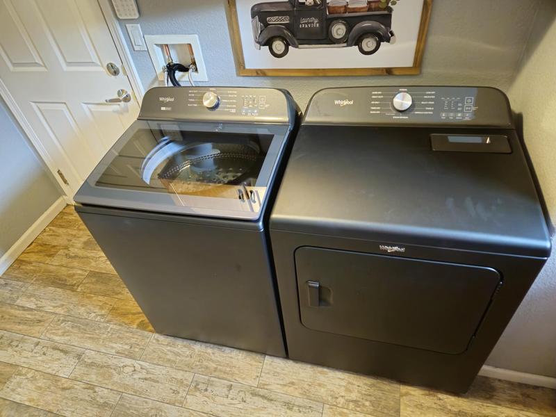 Whirlpool 7-cu ft Steam Cycle Vented Gas Dryer (Volcano Black ...