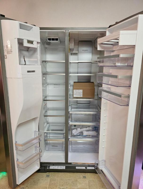 Whirlpool 20.85-cu ft Side-by-Side Refrigerator with Ice Maker ,Water ...