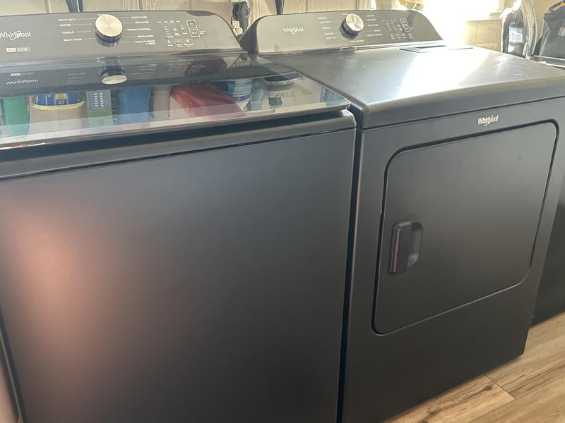 Whirlpool 7-cu ft Steam Cycle Vented Gas Dryer (Volcano Black ...