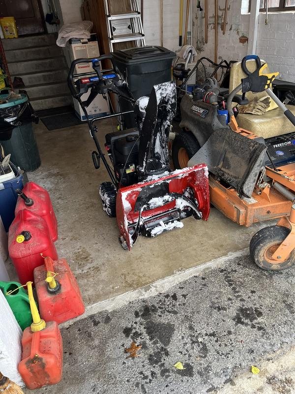Toro 24 in. SnowMaster 824 QXE Single-Stage Gas Snow Blower at Tractor ...