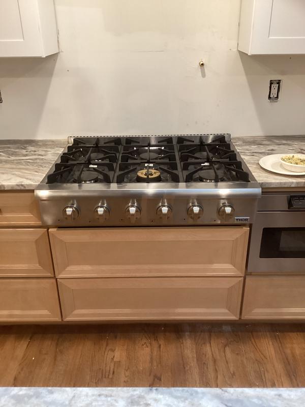 Thor Kitchen 36-in 6 Burners Stainless Steel Gas Cooktop HRT3618ULP at ...