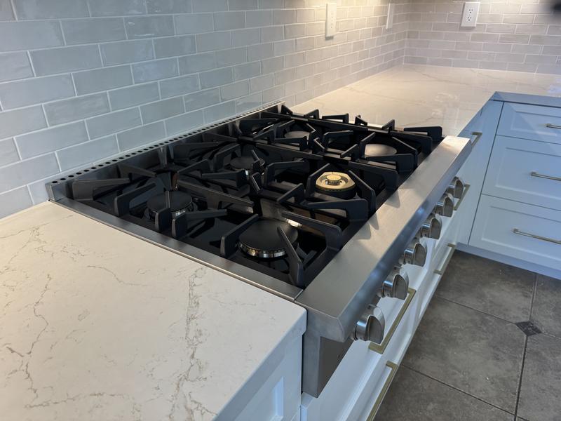 Thor Kitchen 36-in 6 Burners Stainless Steel Gas Cooktop HRT3618ULP at ...