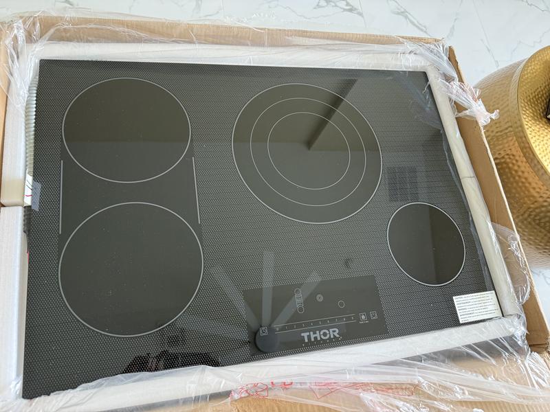 Thor Kitchen 30-in 4 Burners Smooth Surface (Radiant) Black Electric ...