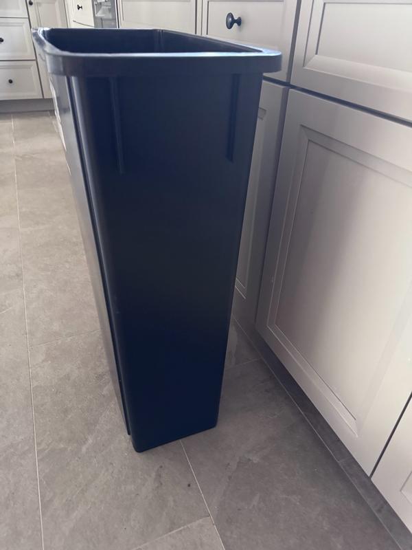 Alpine Industries 23 Gallon Mobile Green Plastic Commercial Slim Trash ...