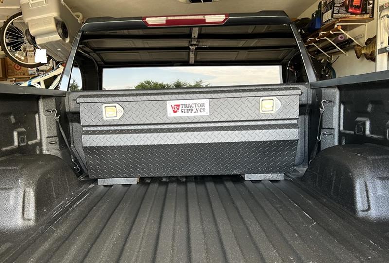 Tractor Supply 48 in. Aluminum Truck Tool Box Chest, Black at Tractor ...