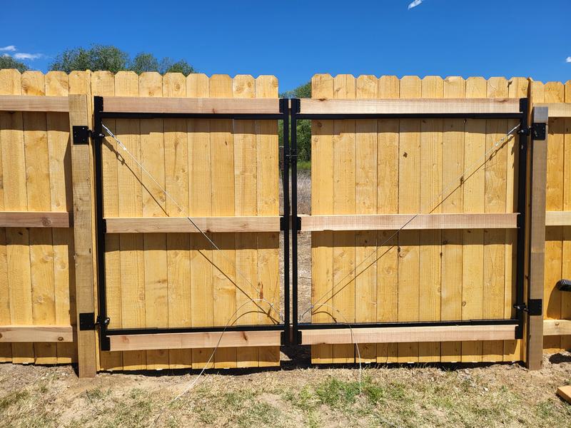 Adjust-A-Gate 60 in. x 36 in. - 60 in. 3 Rail Contractor Series Gate ...